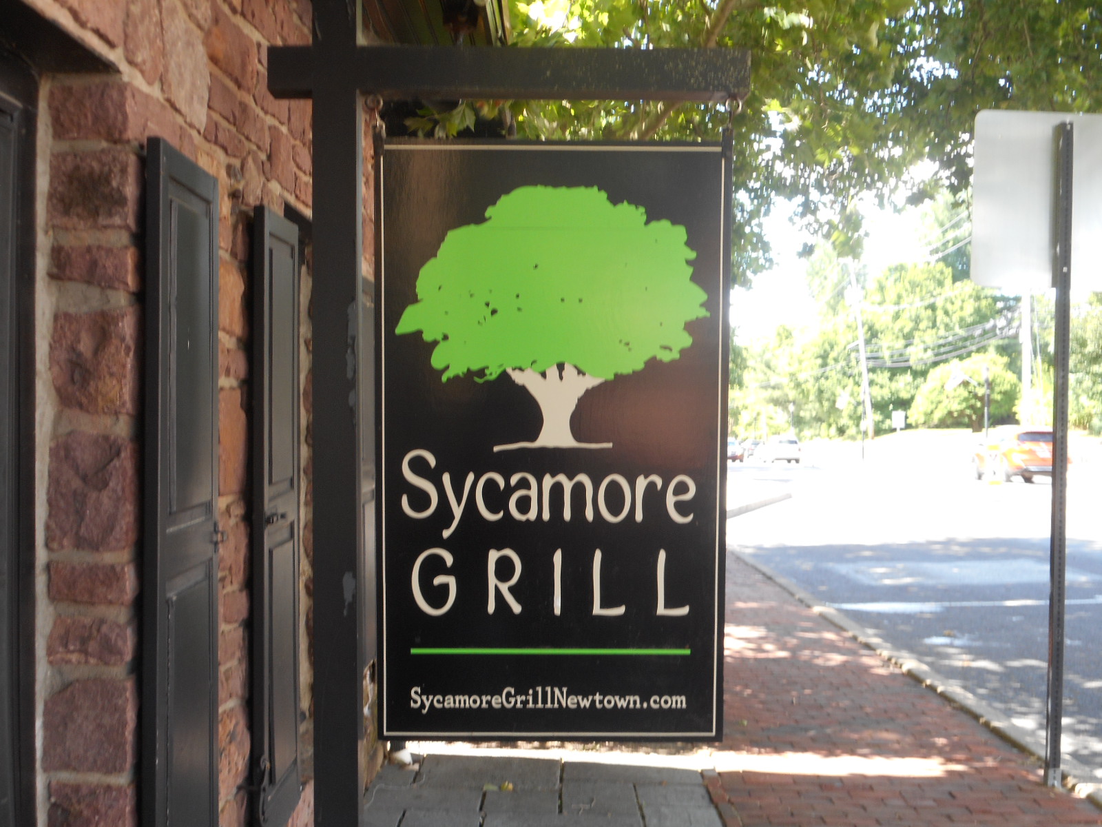 Sycamore Grill Car Show - CarShowSafari.com